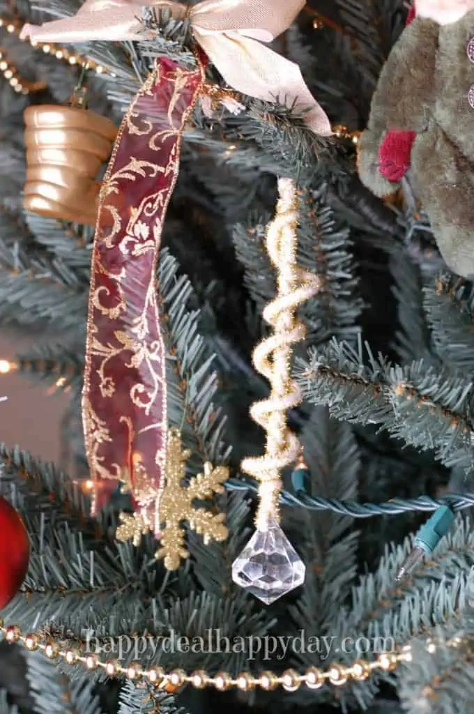 40 Simple Christmas Pipe Cleaner Crafts for Kids